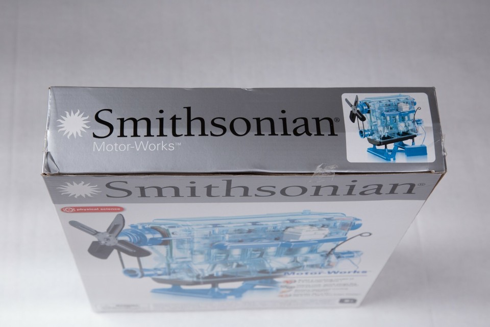 NEW Smithsonian Motor Works 4-Cylinder Engine Model Kit Physical ...