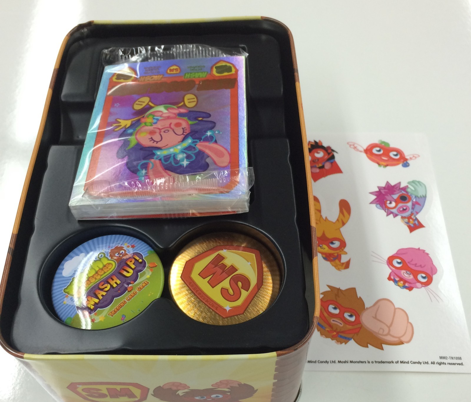 Topps Moshi Monsters Trading Card Game Tin (includes 20 Mesh Up Cards ...