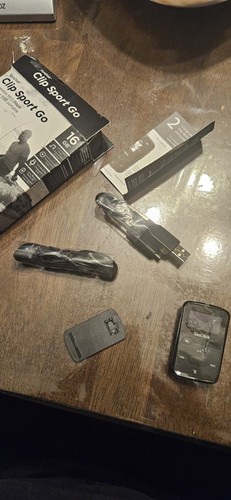 SanDisk Clip Sport Go 32GB Wearable MP3 Playr Unused IN OPEN BOX BUSTED ...