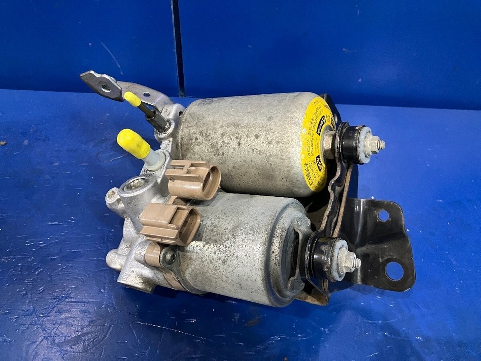 Toyota Aqua NHP10 Prius Brake Booster Pump ABS Anti Lock Control ...