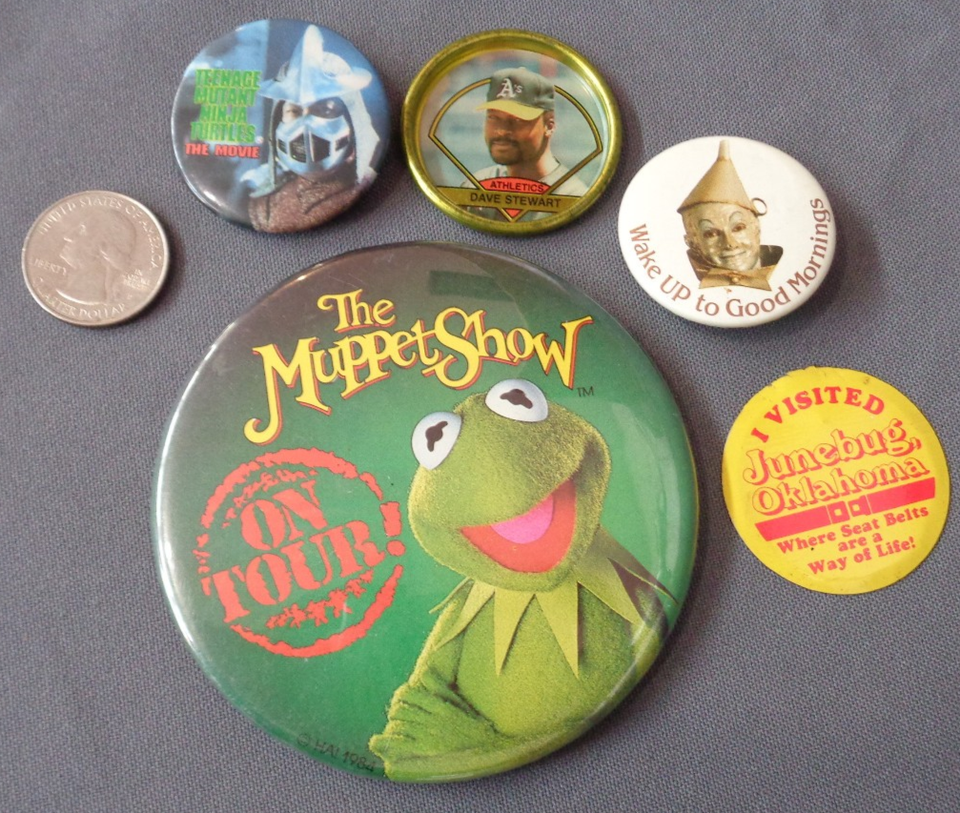 Collection Vintage Button Pins 1970s-90s Pop Culture TV Movie Sport ...