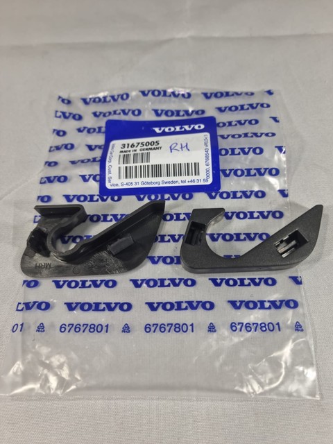 Volvo XC40 2018-on Right Parcel Shelf Clip Hook Genuine 31675005 P & P ...