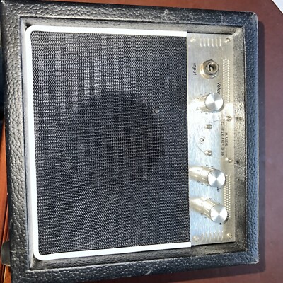 First Act MA104 - Guitar Amp 14 V Dc 500 11.2W no AC adapter included ...