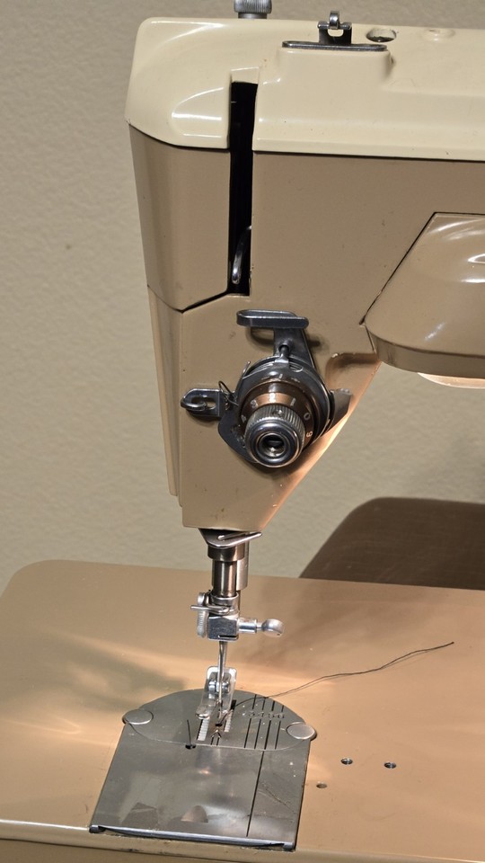 Vintage Singer Model 404 Slant Needle Sewing Machine Works Great w ...