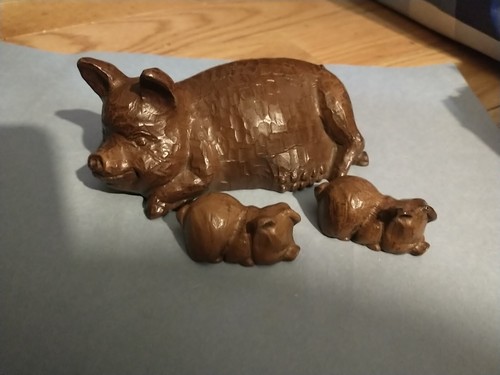 Red Mill Mfg Pecan Resin Pig Boar Hog W/ 2 Piglets | eBay