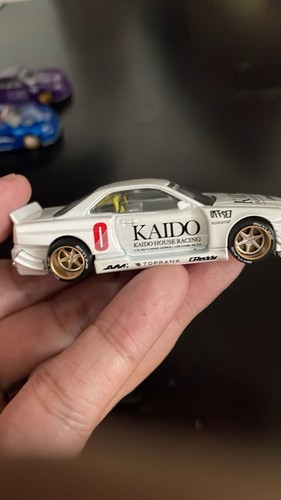 CHASE CAR - Kaido House x Mini GT Nissan Skyline GTR R34 Works V2 White ...
