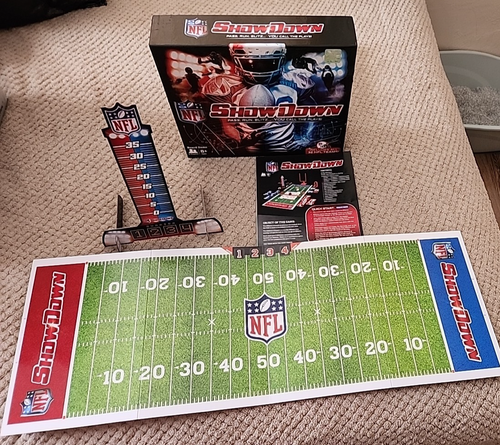 BUFFALO GAMES NFL Showdown Game Board, Instructions, Scoreboard Pieces ...