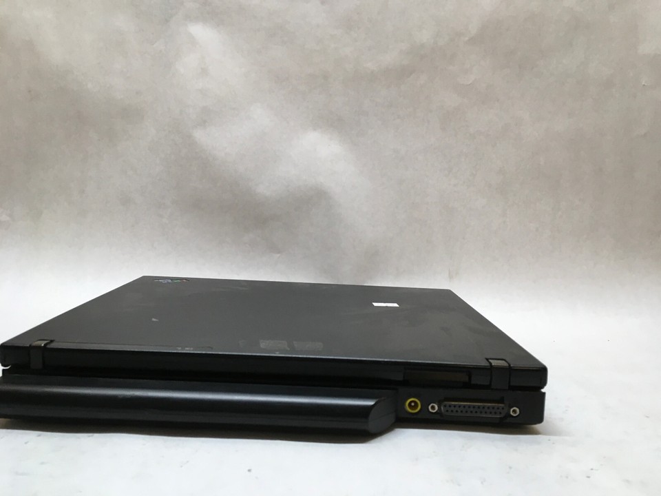 VINTAGE IBM ThinkPad R52 14.1" Intel Pentium M BOOTS TO BIOS, NO HDD ...