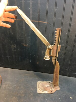 Vintage ADJUSTABLE BOTTLE CAPPER STEEL HOME BOTTLING TABLE TOP 8" TO 12 ...
