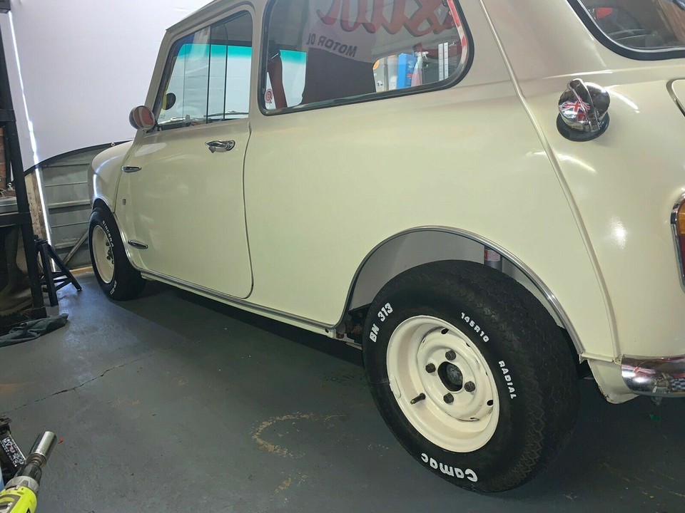 FITS CLASSIC MINI SIDE PLASTIC CHROME WHEEL ARCH TRIM (DELUXE) PRICE ...