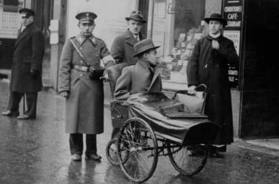 Voting Rights 1935 An Infirm Man Is Taken To The Polling Booths Old ...