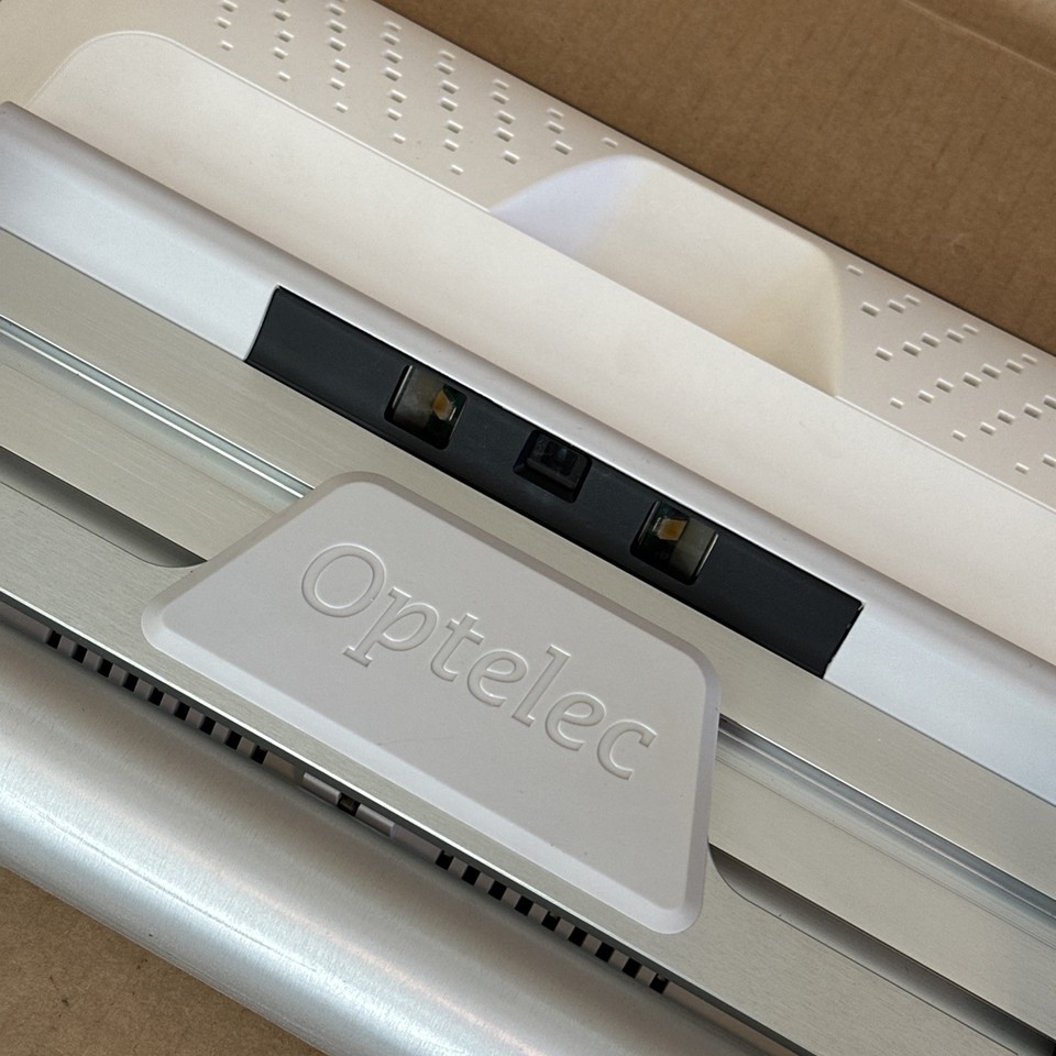 Optelec Traveller HD Portable Low Vision Video Magnifier 13.3 Inch ...