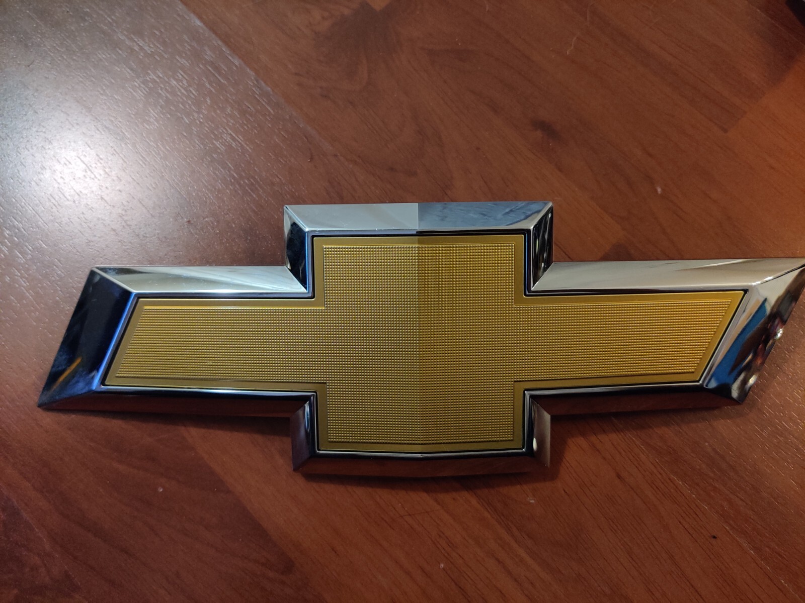 OEM GM 2019-2022 CHEVROLET SILVERADO BOWTIE FRONT EMBLEM 84133575 / ...