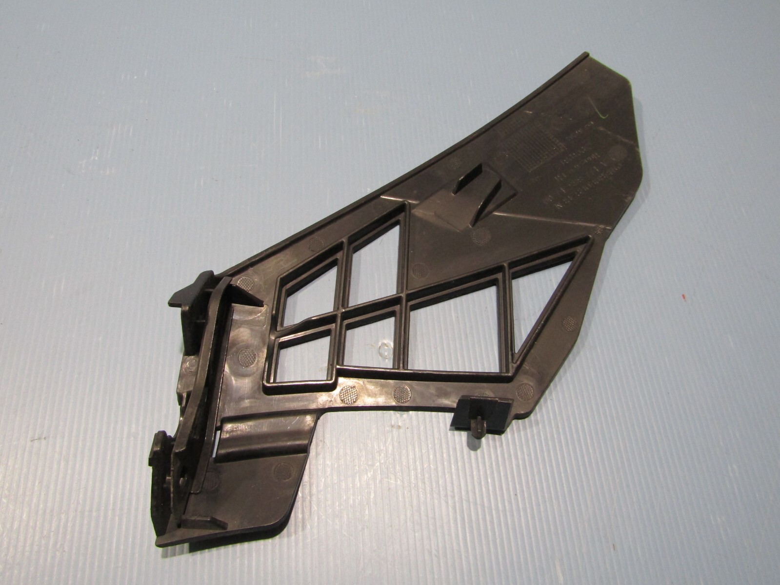 Mercedes A Class W177 Front Bumper Left Mount Bracket Genuine ...