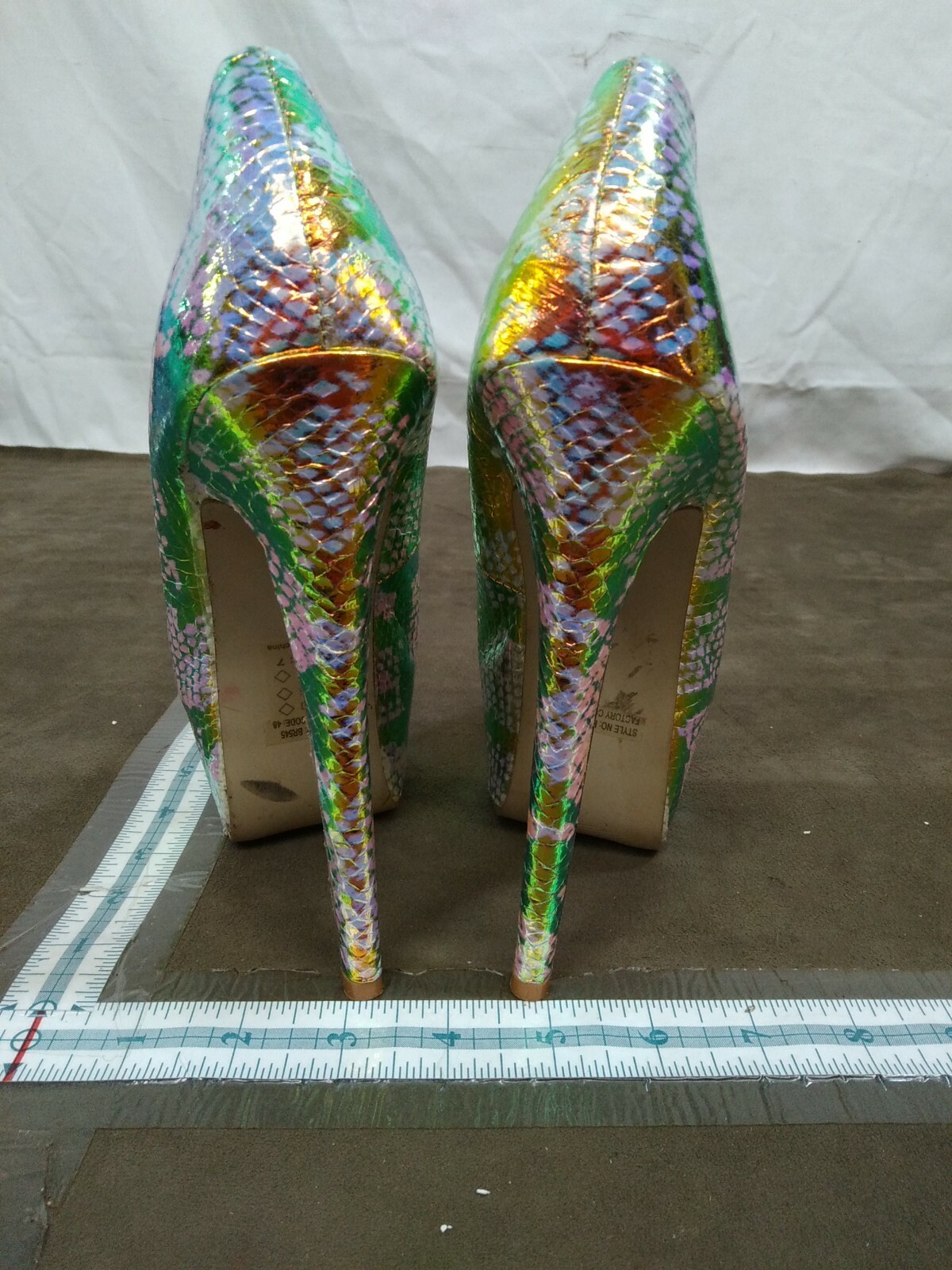 Bertinni Women's Platform stiletto Heels Size 7 holographic snakeskin ...