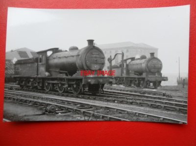 PHOTO LNER EX NER WORSDELL CLASS J27 0-6-0 LOCO NO 65835 AT SOUTH DOCK ...