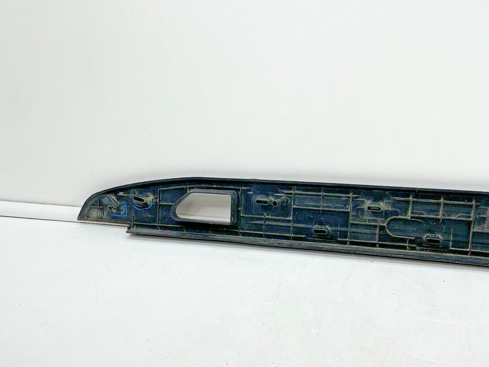 2014-2018 Chevrolet Silverado 1500 Left Driver Bed Rail Cap Trim OEM ...