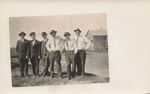 GROUP OF 6 MEN OUTSIDE FARM AREA PORTRAIT REAL PHOTO POSTCARD 1910 RPPC ...