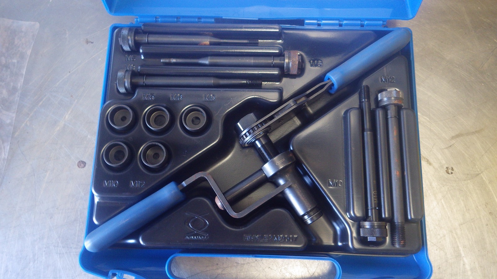 Bollhoff rivkle m2007 Hand operated setting tool for blind rivet nuts ...