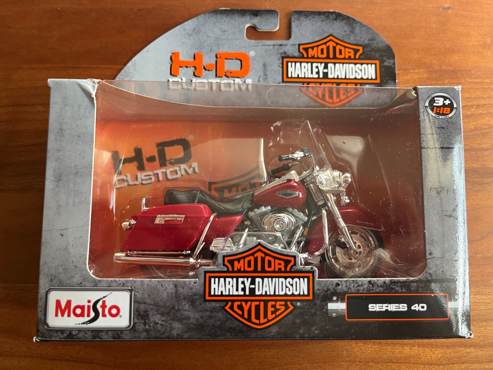 Maisto HD Custom Series 40 1999 Road King NIB 1:18 | eBay