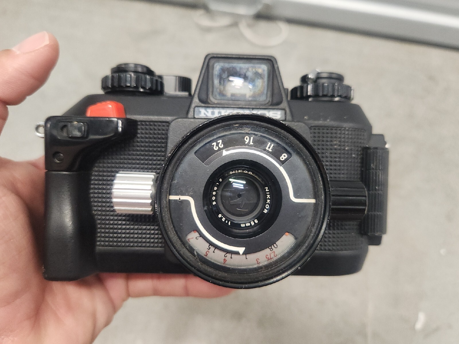 NIKON NIKONOS IV-A UNDERWATER FILM CAMERA w/35mm f2.5 LENS UNTESTED ...