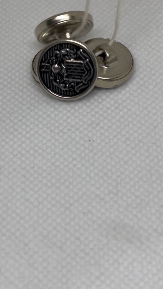 Silver Textured Knight Shied Hollow Metal Shank Round Buttons Lot M14 ...