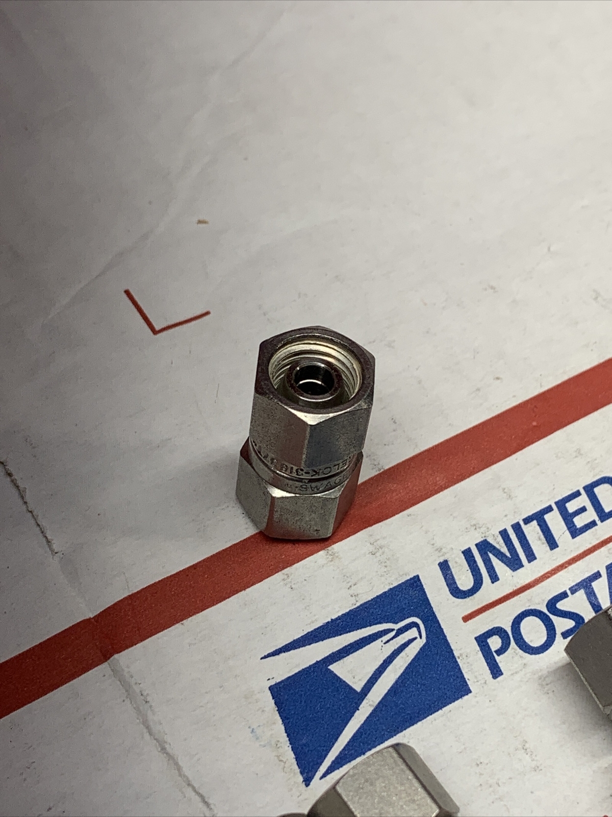 New Swagelok 1/4" Tube OD Male to Female Tube adapter Multiple ...