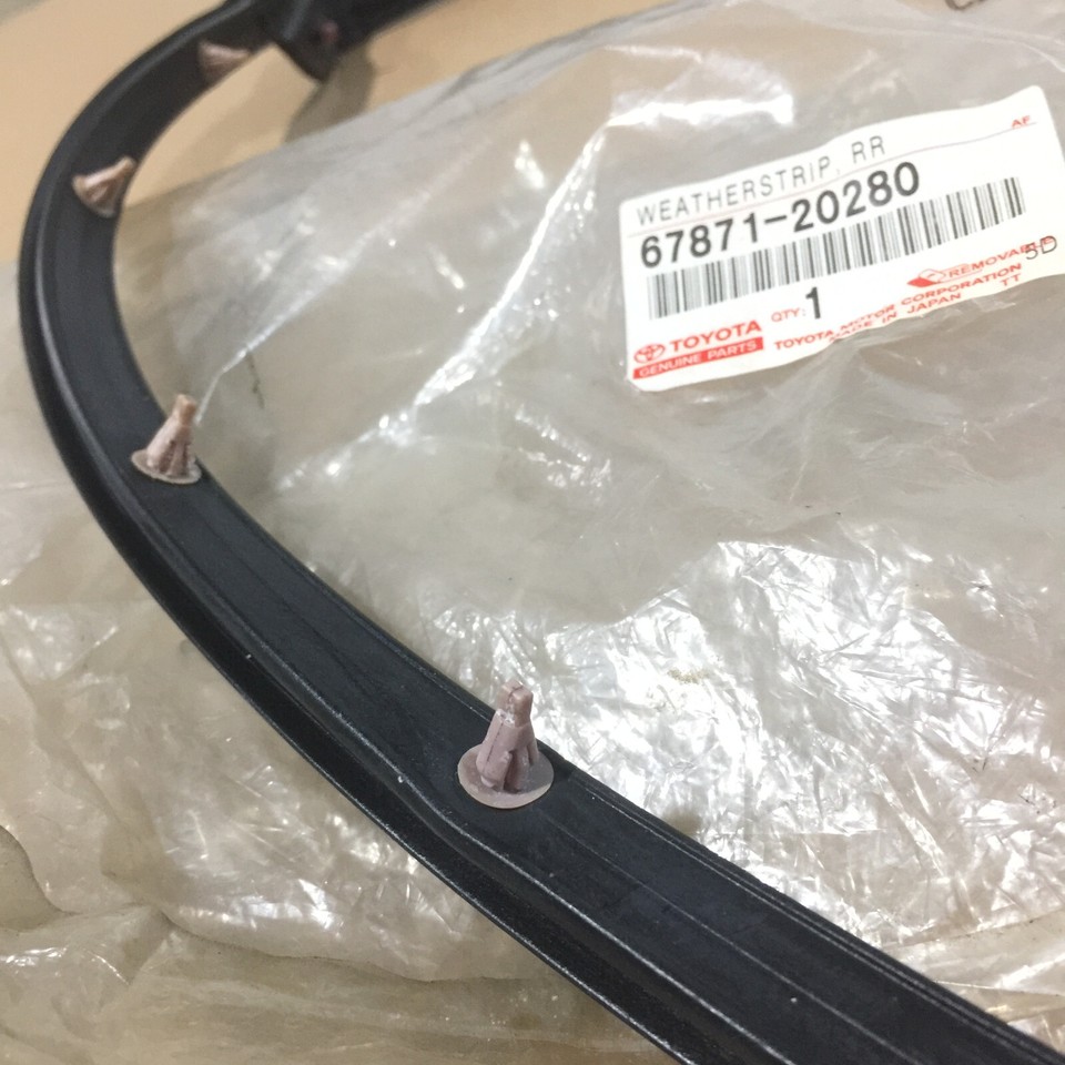 Rear Door Weatherstrip RH 67871-20280 Toyota Carina AT190 ST190 Genuine ...