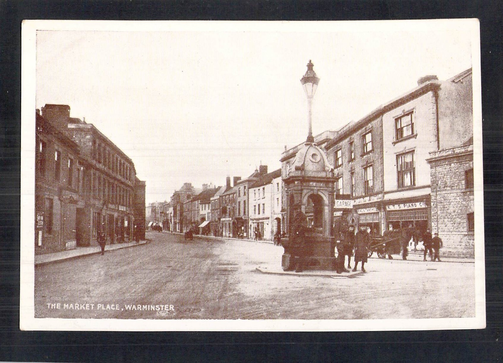 D4992 UK Warminster Market Place Clifforde Hanleon vintage postcard ...