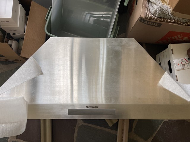 Thermador Professional Series 36" Stainless Chimney Style Wall Hood ...