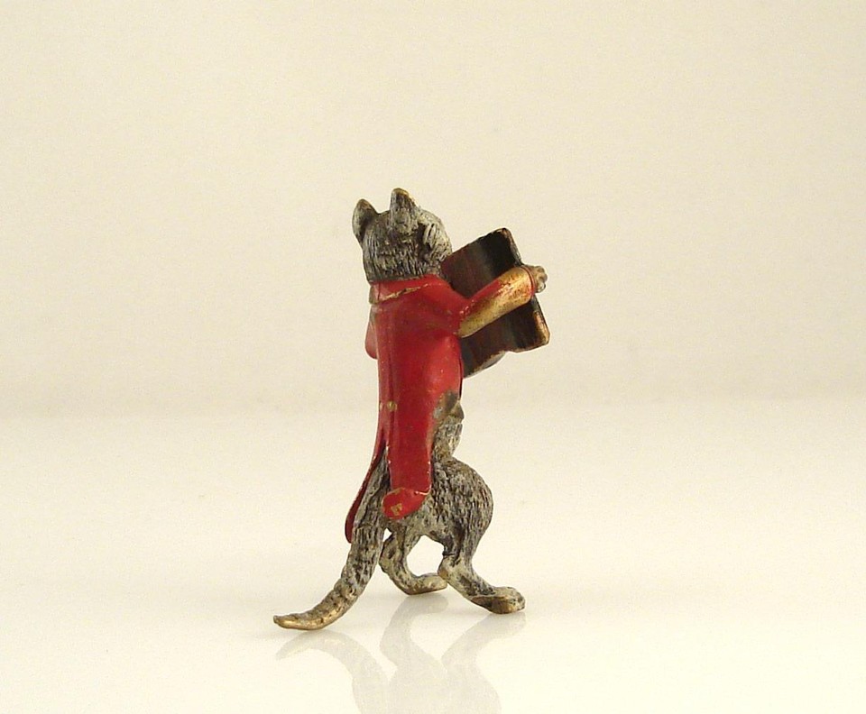 Old Franz Bergmann Vienna CAT Musician Playing the ACCORDEON Cold ...