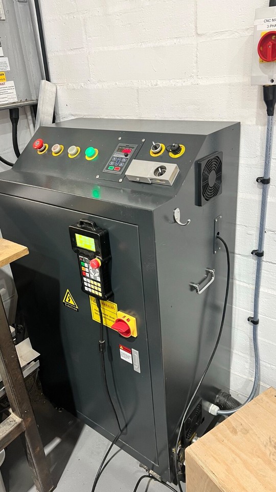 Mantech Spartan CNC 3-Axis Router. 6x Auto Tool Changer. 10'x5' Vacuum ...