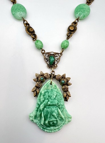 Vintage Art Deco Neiger Brothers Carved Green Peking Glass Necklace | eBay