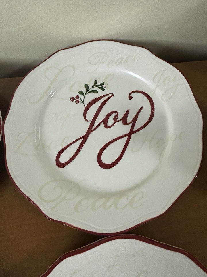 4 BETTER HOMES & GARDEN Mistletoe SALAD PLATES Peace, Love, Hope, and ...