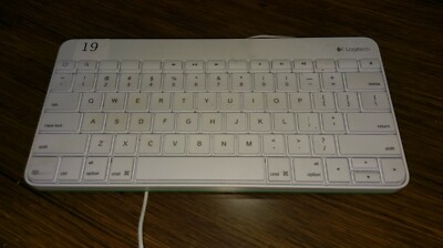 Logitech Wired Keyboard for iPad iPhone Lightning Connector Y-B0006 820 ...