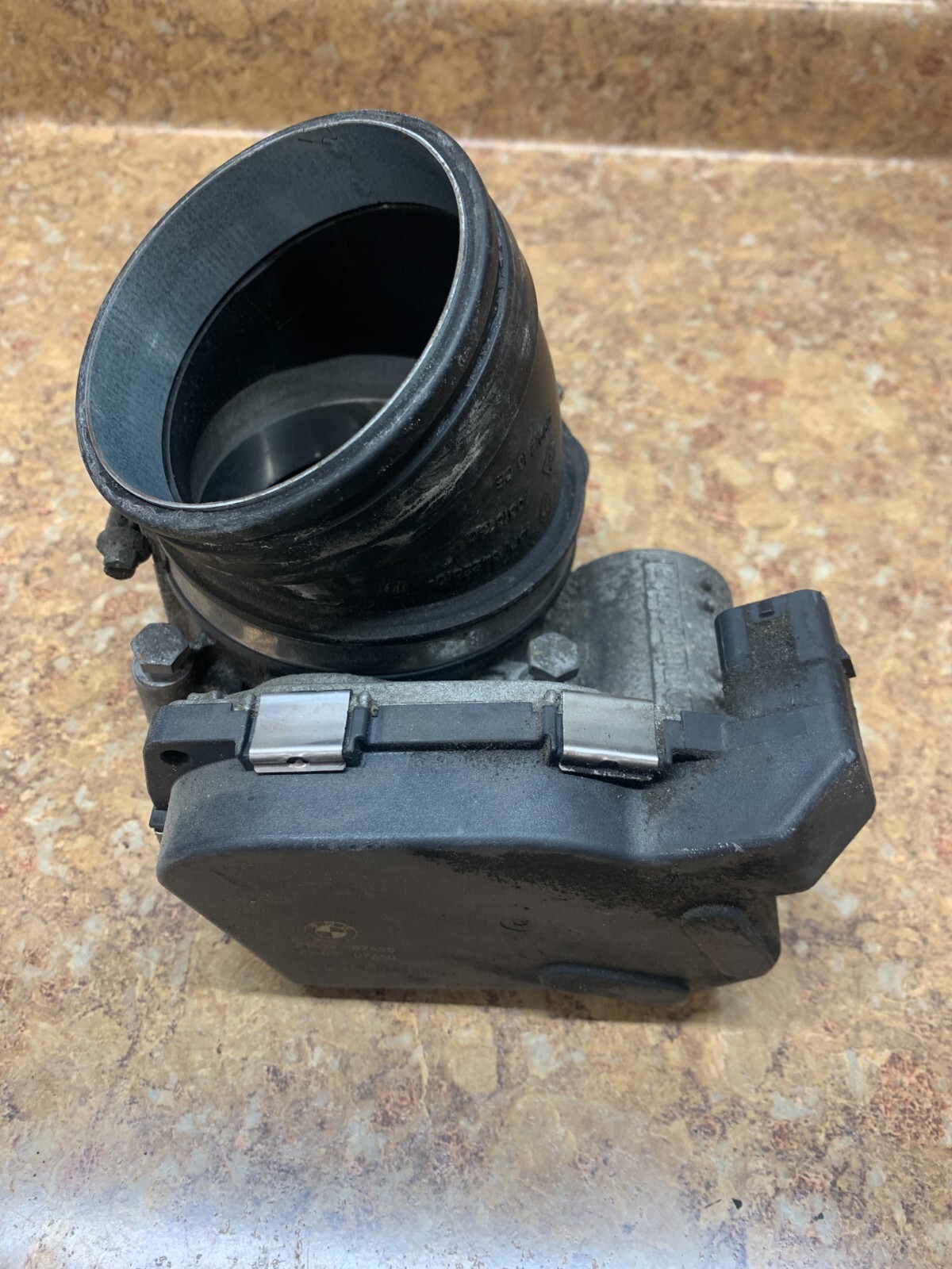 07 13 BMW 128i 528i 328i X3 X5 Z4 N52 THROTTLE BODY COMPLETE OEM 07-13-bmw-128i-528i-328i-x3-x5-z4-n52-throttle-body-complete-oem