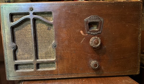 PHILCO MODEL 80C “JUNIOR” TABLETOP/BOOKCASE RADIO PLAYING W/ANTENNA ...