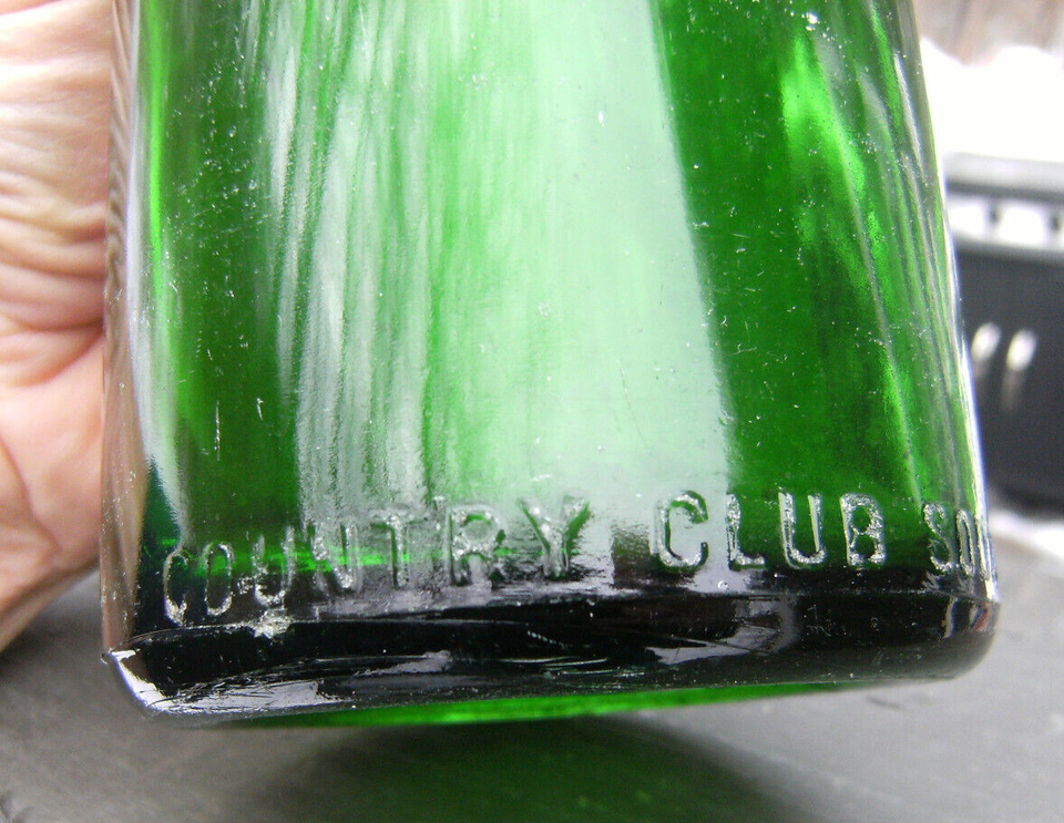 Country Club Ginger Ale, Quart soda bottle. Springfield, Mass. 1950's ...