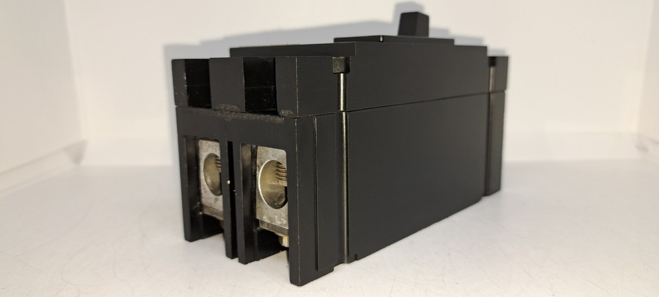 Cutler Hammer Eaton CC2200 200 Amp 2 Pole 240V MAIN CIRCUIT BREAKER | eBay