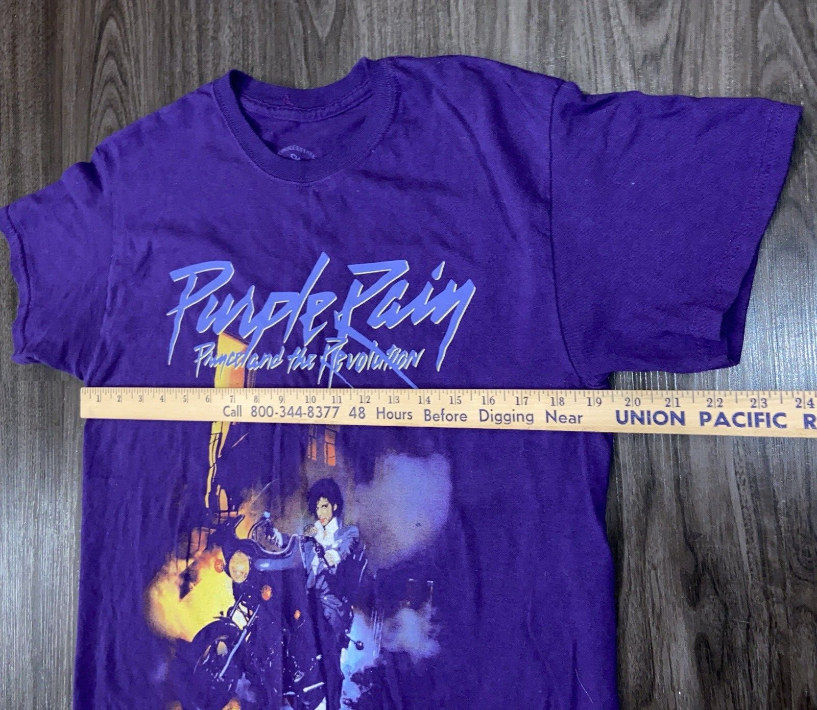 Prince Purple Rain Official Estate Concert T-Shirt Si… - Gem