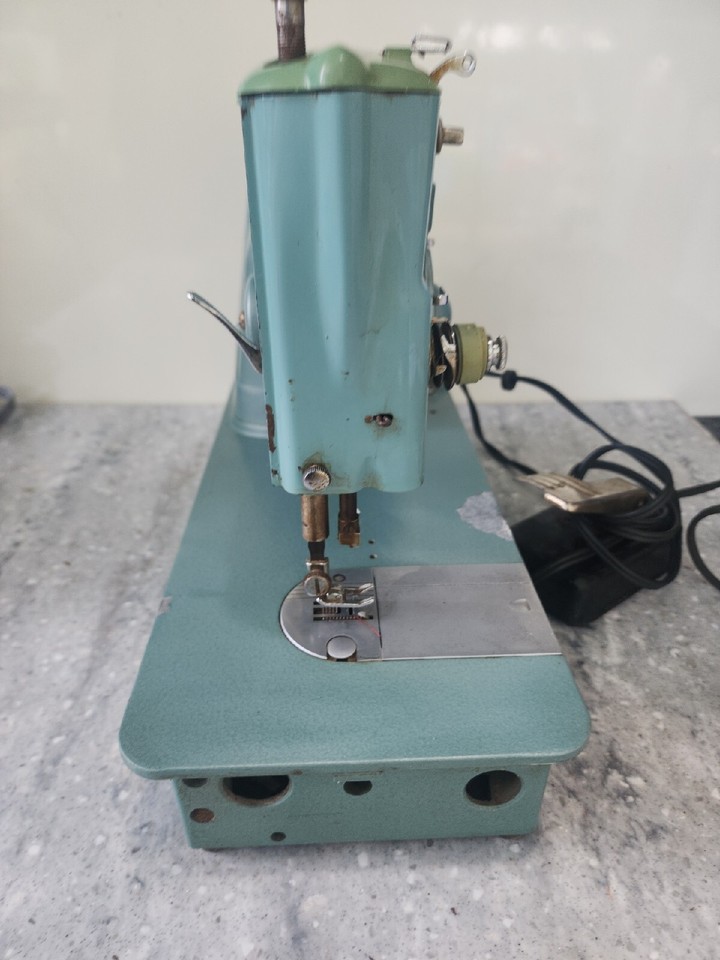 Singer Sewing Machine Blue/Green 327K *NO CASE* *READ* | eBay