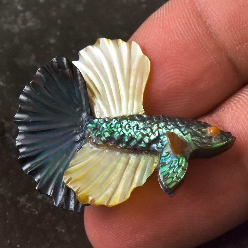 Siamese Fighting Fish Betta Iridescent Multicolor Shell Carving 2.69 g ...
