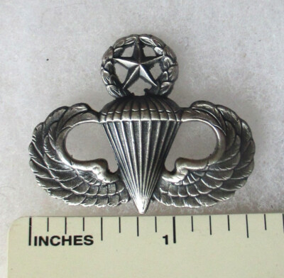 US ARMY MASTER AIRBORNE PARACHUTE JUMP WINGS BADGE D22 Vietnam Cold War ...