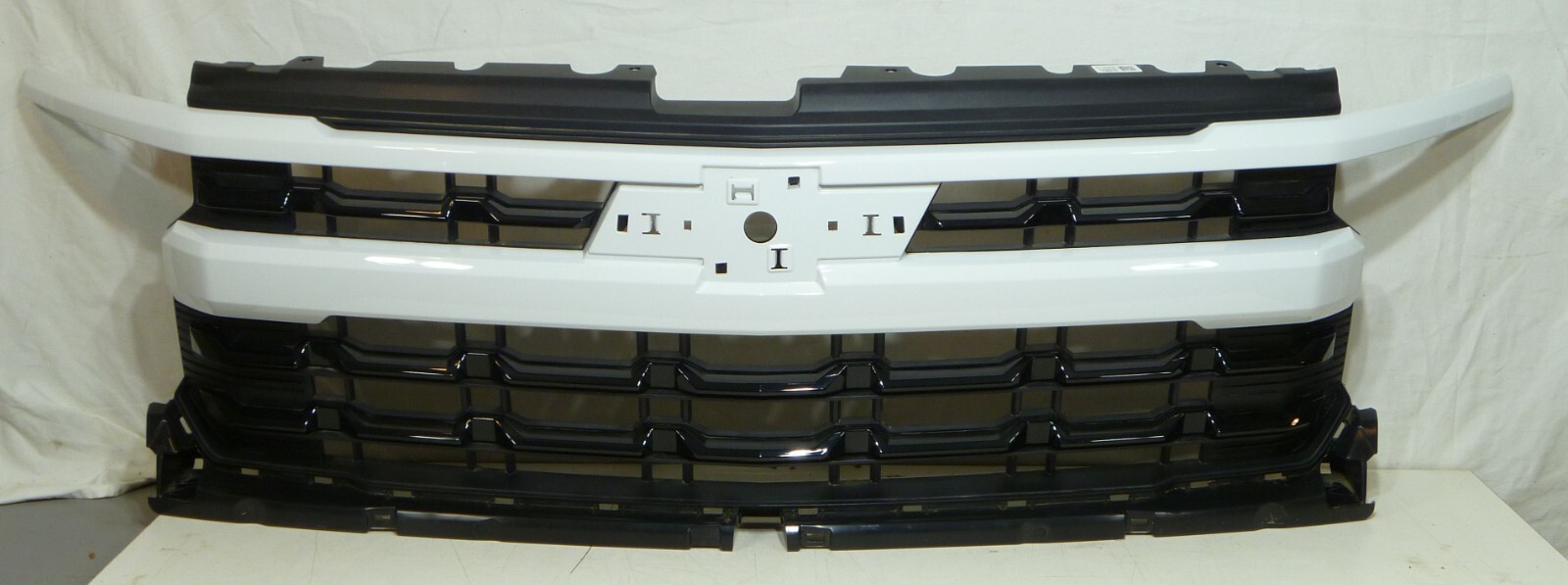 2022 2023 Chevy Silverado 1500 WHITE Front Grill Assembly OEM Chevrolet ...