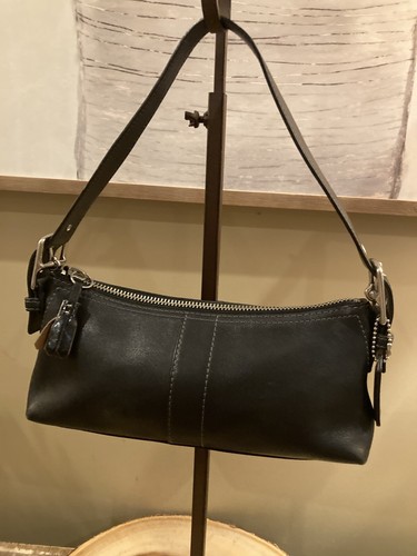 Vintage Coach East West Black Leather Baguette Zipper Top Shoulder bag ...