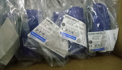 1PC Schneider Safety door magnetic switch XCSDMC7902 New **F0 | eBay