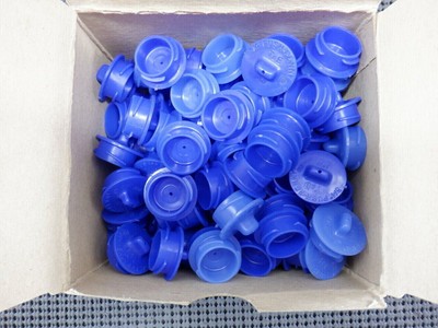 Thomas & Betts 1471 3/4" Push Penny (R) Plug - Lot of 100 | eBay