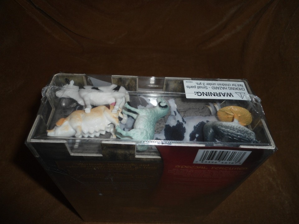 Monty Python and the Holy Grail Ltd Ed Castle Catapult Gift Set [BD ...