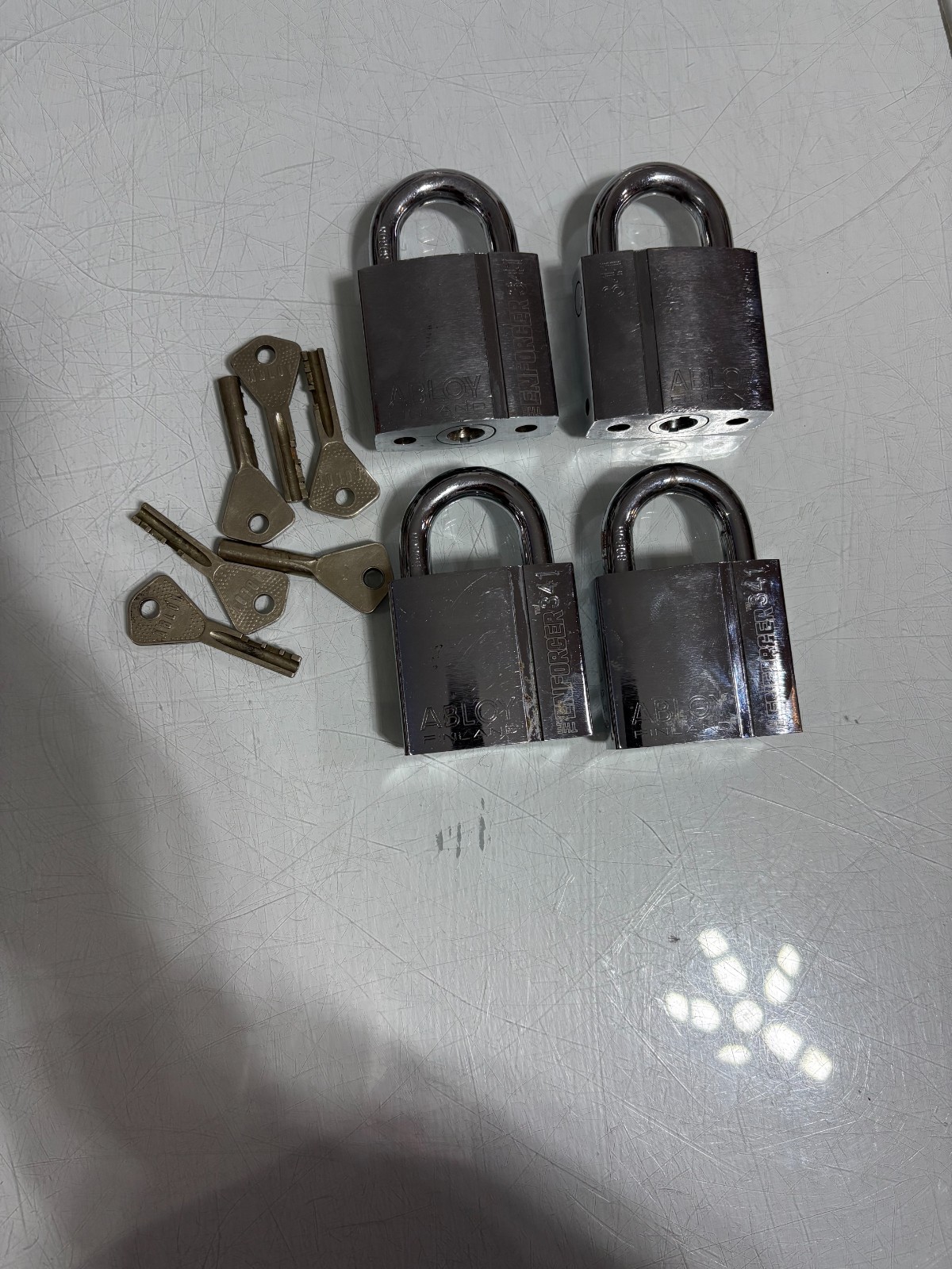LOT OF 4 0FPADLOCK ABLEY FINLAND THE ENFORCER TRAILER LOCK #341 KEYS ...
