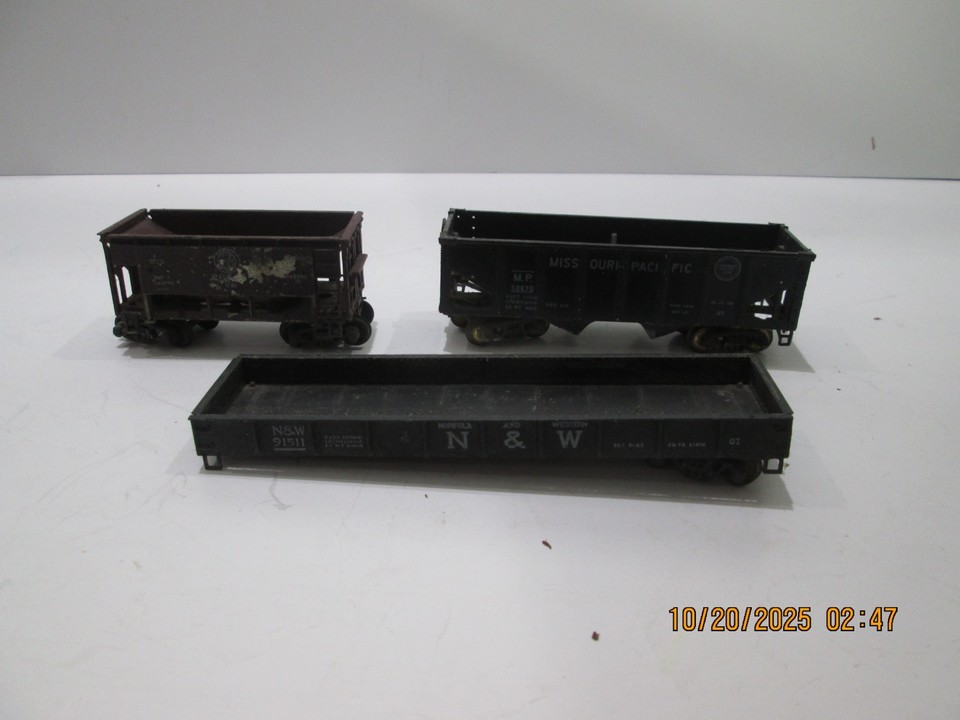 Diecast HO Vintage Lot of 2 built Hopper Cars & 1 Flat Car As Is for ...